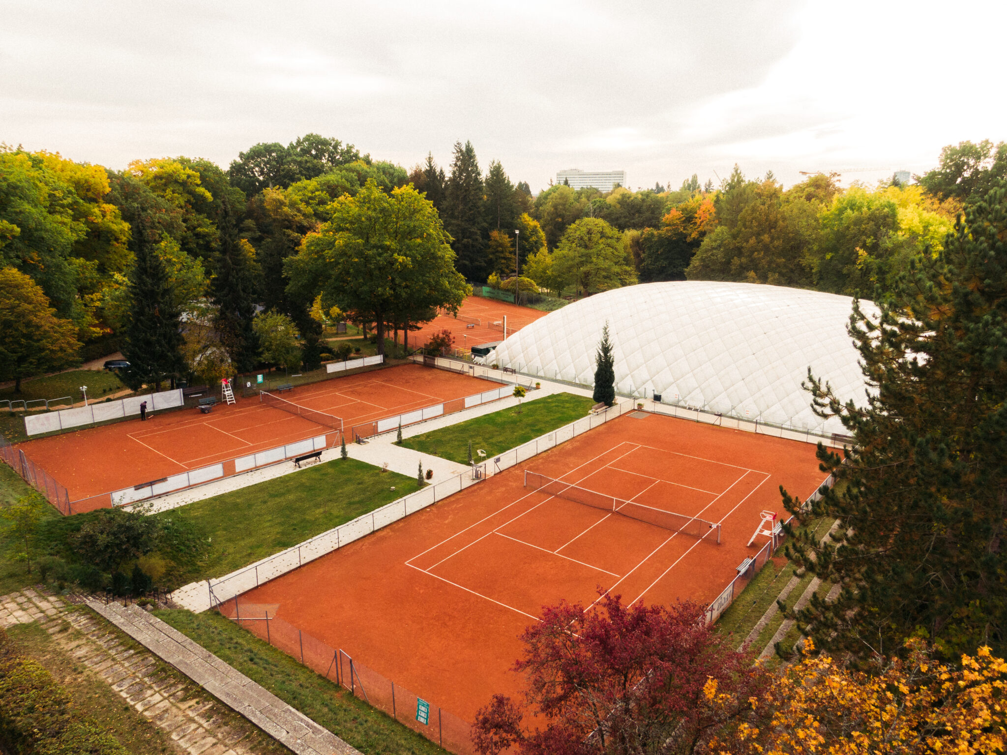 Tennishalle - TC Rot-Weiß